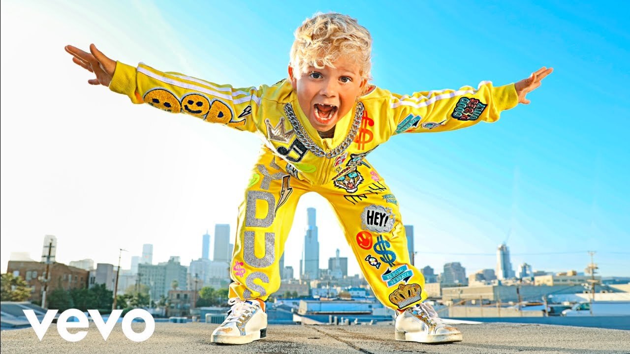 first girlfriend tydus - MP3 Download